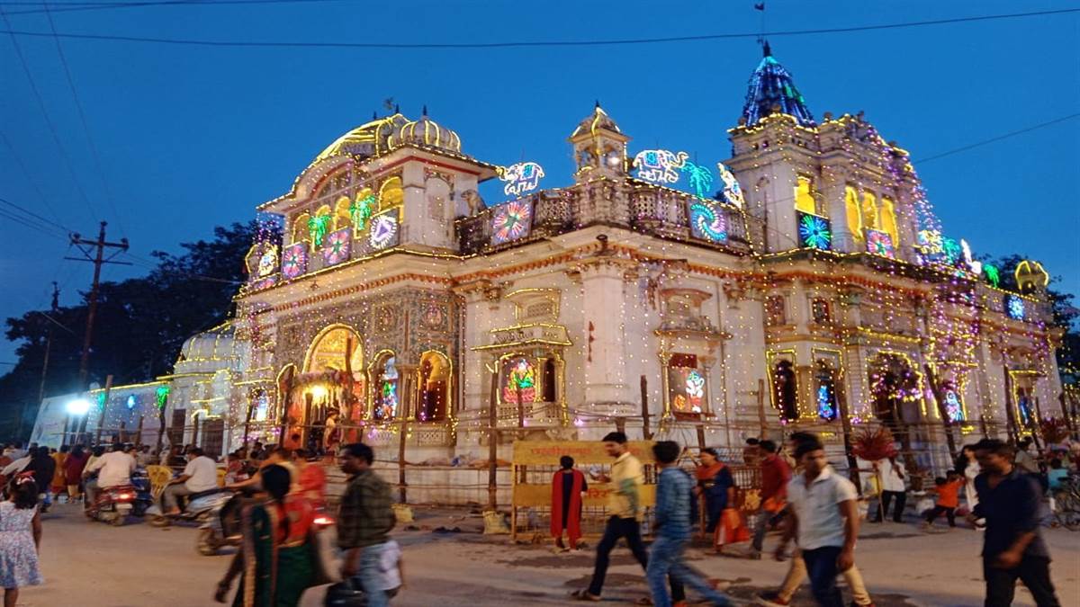 जन्माष्टमी पर रायगढ़ शहर कृष्णमय, पड़ोसी जिलों से मेला देखने पहुंचे ...