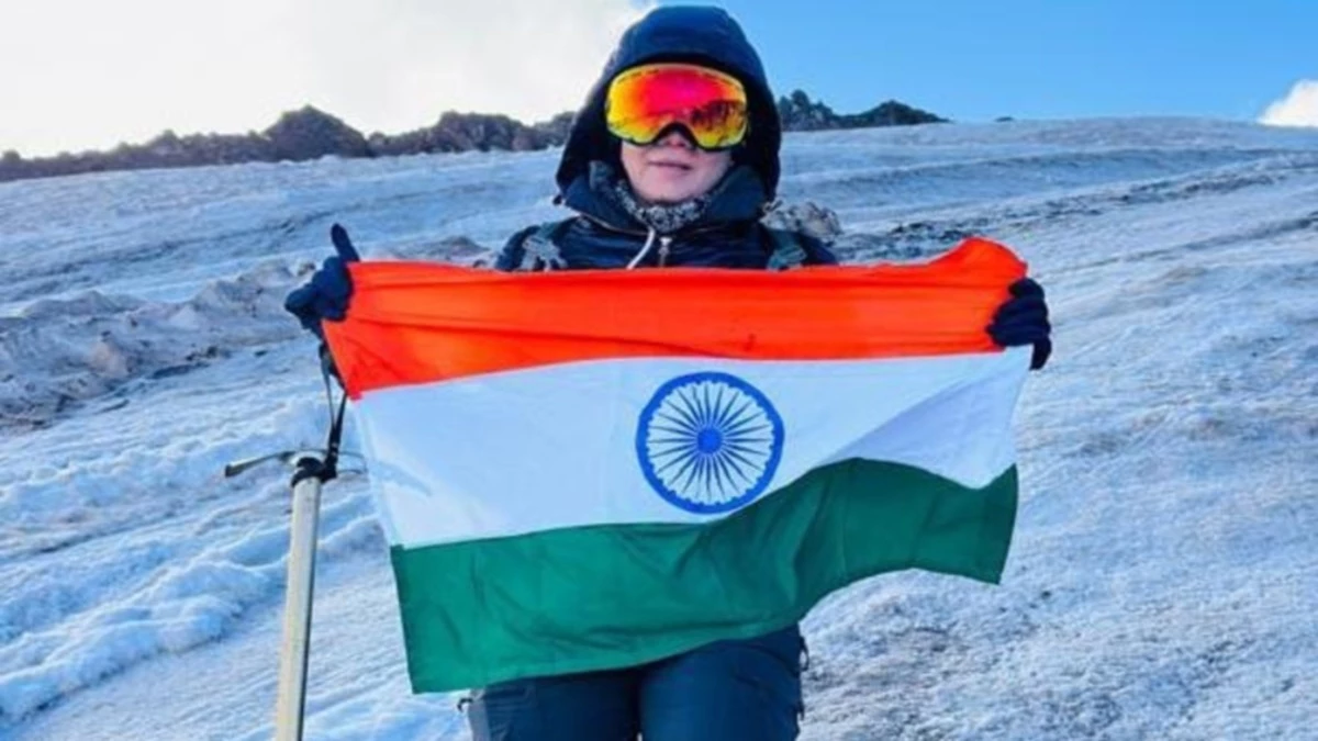 पूर्व विधायक पारुल साहू ने यूरोप की सबसे ऊंची चोटी से दिया 'एक पेड़ मां ...