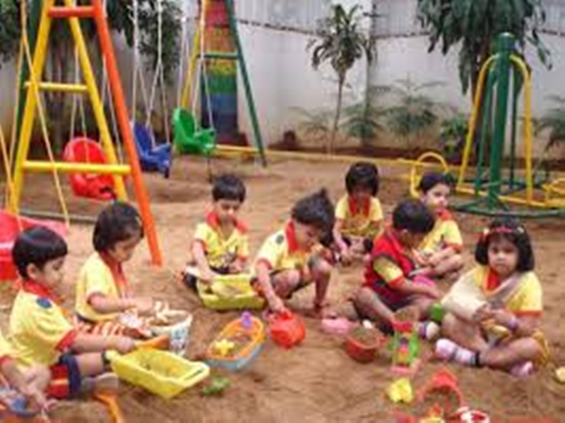 Play School : कमाई के लिए तय हो रहे प्रोग्राम, इंजीनियरिंग से ज्यादा ...