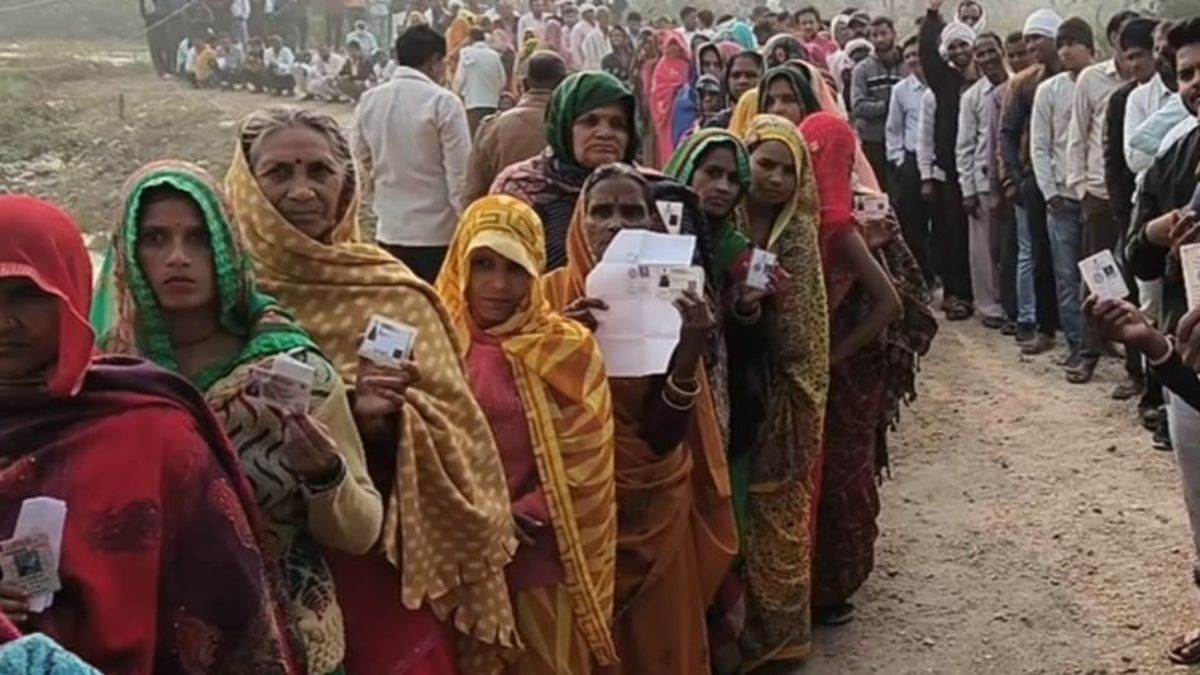 MP Election 2023: मध्य प्रदेश की 34 सीटों पर मतदान में पुरुषों से आगे ...