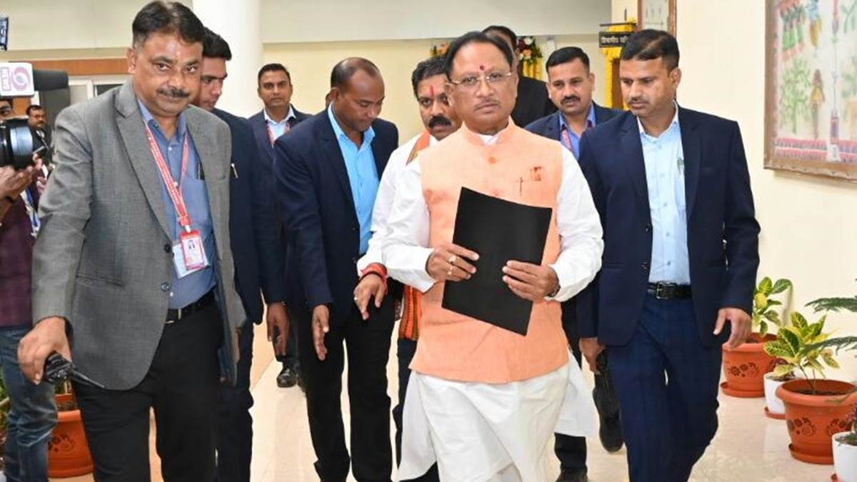 CG Assembly Winter Session: छत्‍तीसगढ़ विधानसभा का शीतकालीन सत्र शुरू, रमन निर्विरोध चुने गए ...