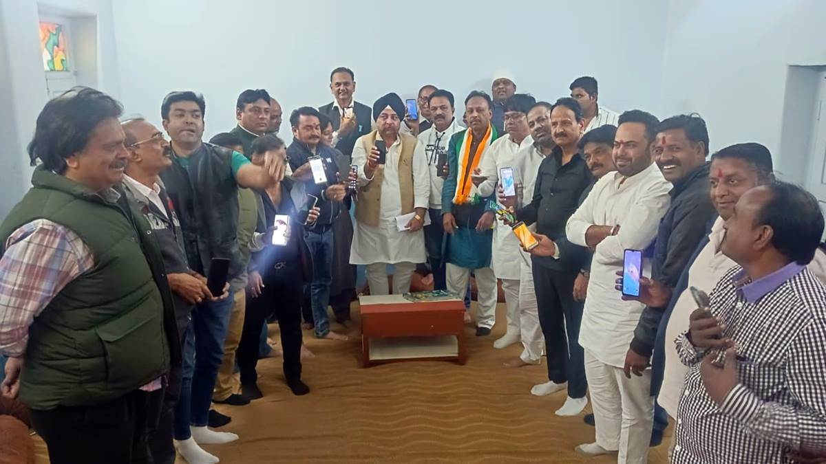 Indore Congress: कांग्रेस के लिए क्राउड फंडिग अभियान इंदौर में शुरू, 10 ...