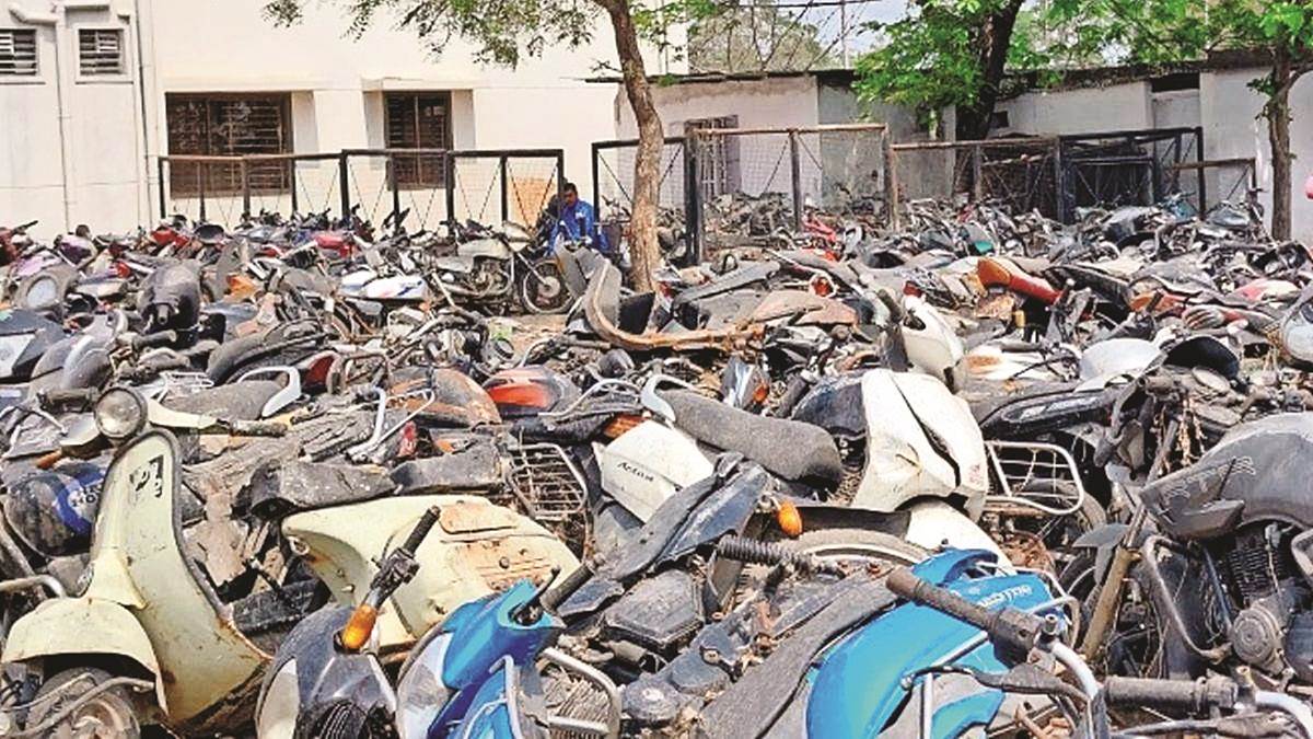 Raipur Crime News: कबाड़ियों के यार्ड में डंप हो रही चोरी के दोपहिया ...