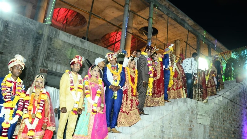 Indore News: अपनी वैज्ञानिक बेटी की इच्छा पूरी करने के लिए माता-पिता छह ...