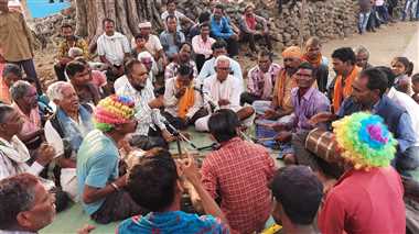 गुड़ परिया तोड़ने करनी पड़ी मशक्कत - Had to break the doll pariah