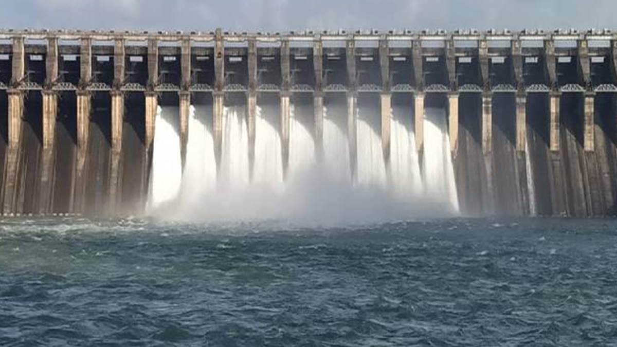 Bargi Dam in Jabalpur: फिर खाेले गए बरगी बांध के नौ गेट, नर्मदा तटों ...