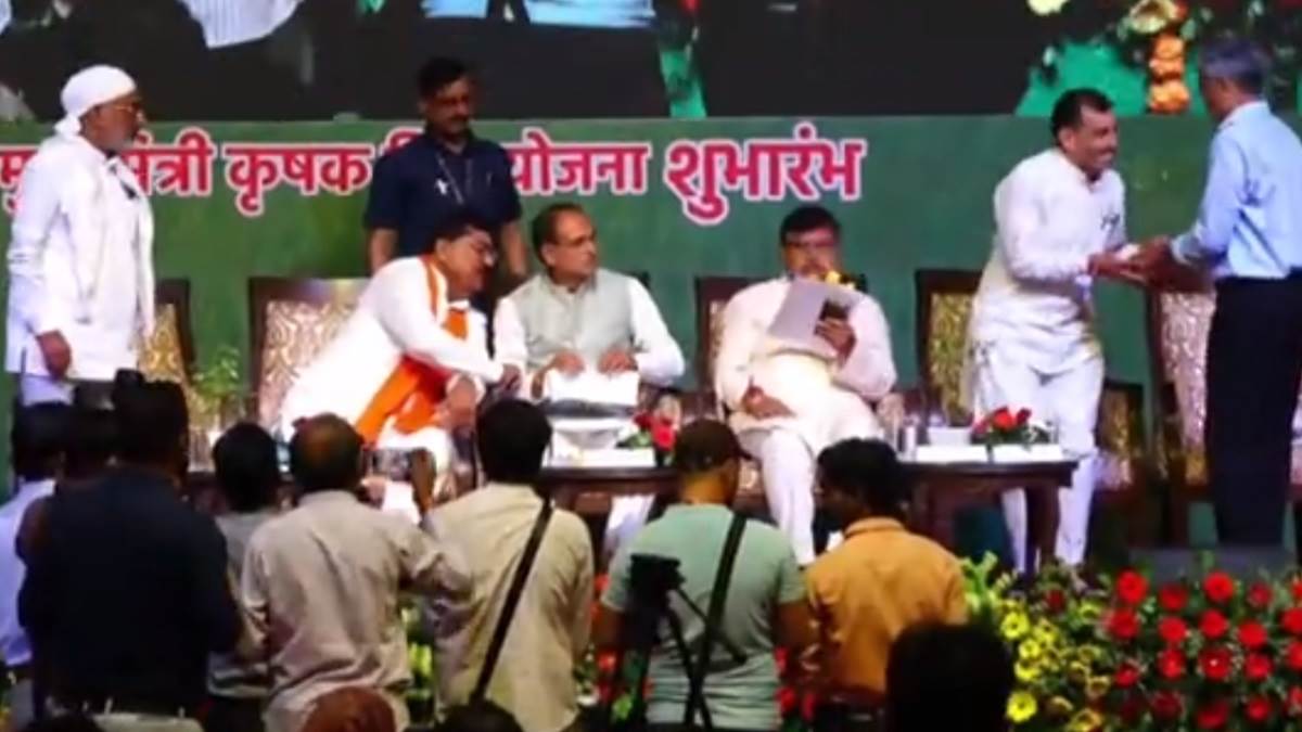 MP News: मुख्यमंत्री शिवराज ने किया कृषक मित्र योजना का शुभारंभ, खुद ...