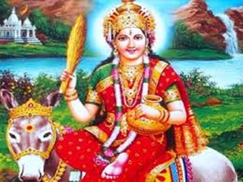 Shardiya Navratri 2020: 200 साल पुराने मंदिर में पिंड के रूप में ...