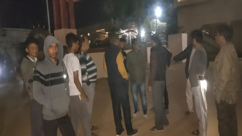 balaghat News : लालबर्रा में बंदूक की नोक पर पौने दो लाख की लूट - Loot of two lakh rupees at ...