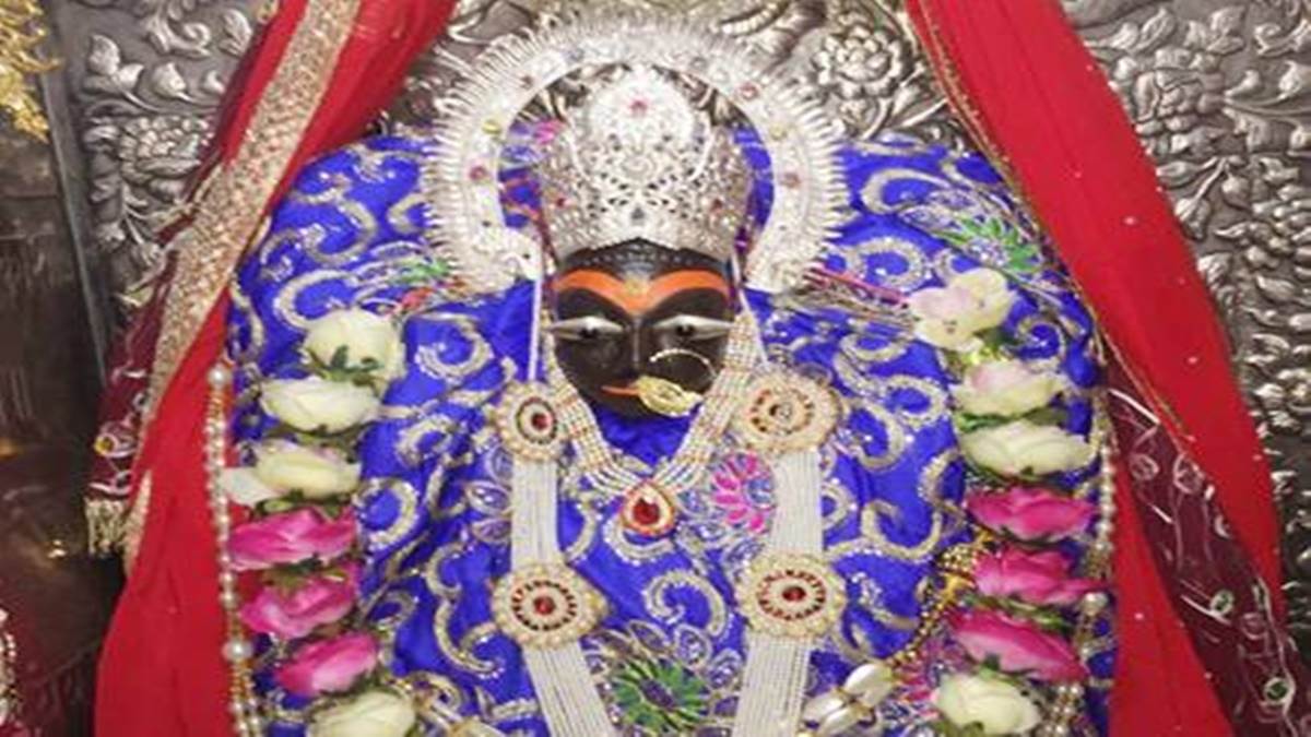 Chaitra Navratra 2023: मैहर में सजा मां शारदा का दरबार, श्रद्धालुओं के ...