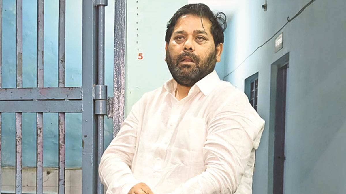 Raipur News: सफाई के लिए गटर में उतरे दो कर्मचारियों के मौत मामले अशोका बिरयानी का संचालक गिरफ्तार