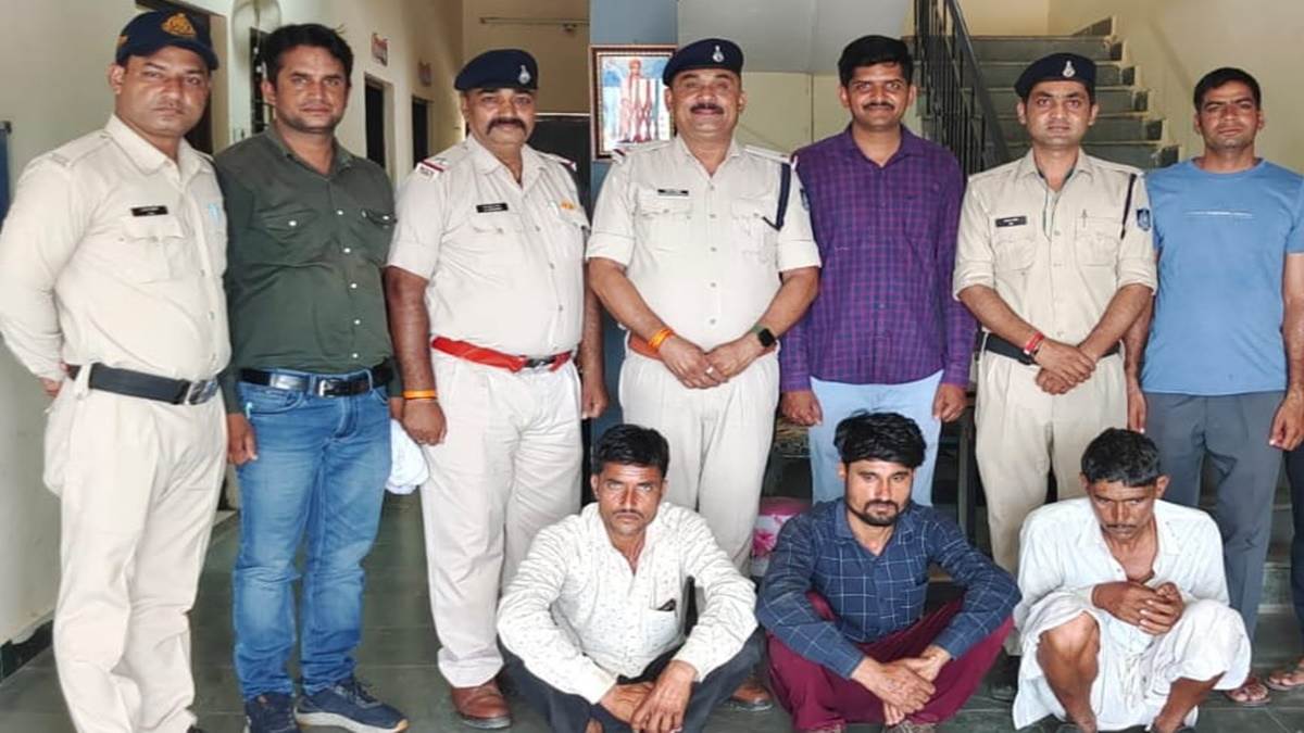 Ratlam Crime News: पेट पर बांधकर ले जा रहा था अफीम, मुख्य आरोपित सहित ...