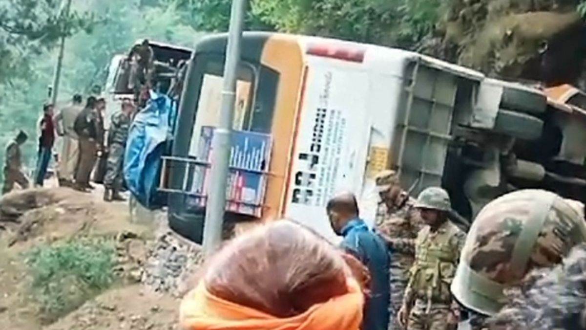 Khargone News: गंगोत्री में झिरन्या के तीर्थयात्रियों की बस दुर्घटनाग्रस्त, 5 श्रद्धालु घायल, 28 ...