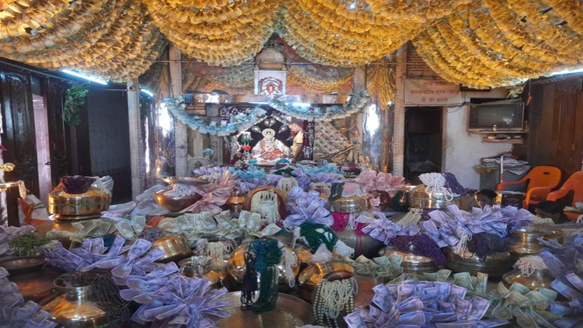Mahalaxmi Temple Ratlam: रतलाम में महालक्ष्मी के दरबार में झलका भक्तों ...