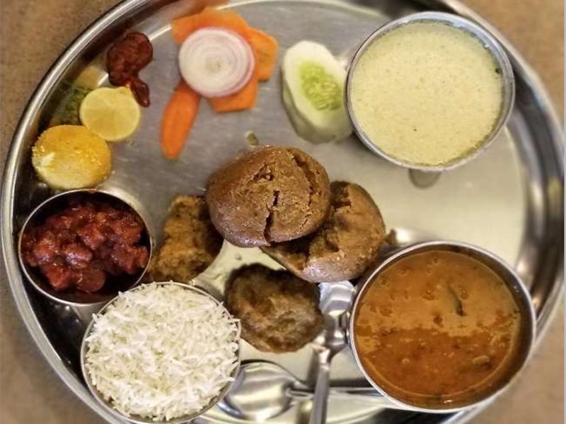 मध्‍य प्रदेश के रतलाम जिले में लड्डू-बाफले खाने से 70 व्यक्ति बीमार ...