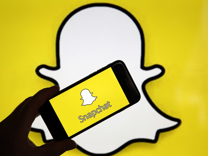 Snapchat पर आया FaceApp जैसा फिल्टर Time Machine, देखते ही देखते बच्चे ...