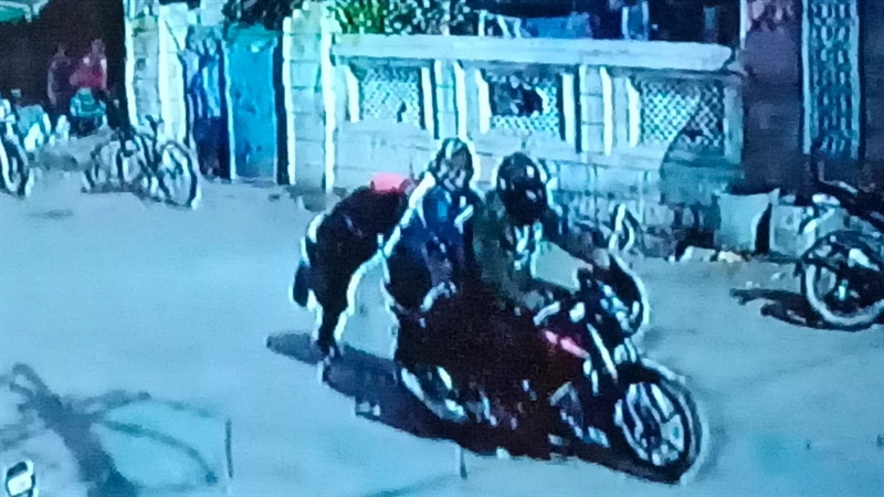 Loot in Dabra MP: डबरा में व्यापारी से दिनदहाड़े तमंचा दिखाकर 35 लाख की ...