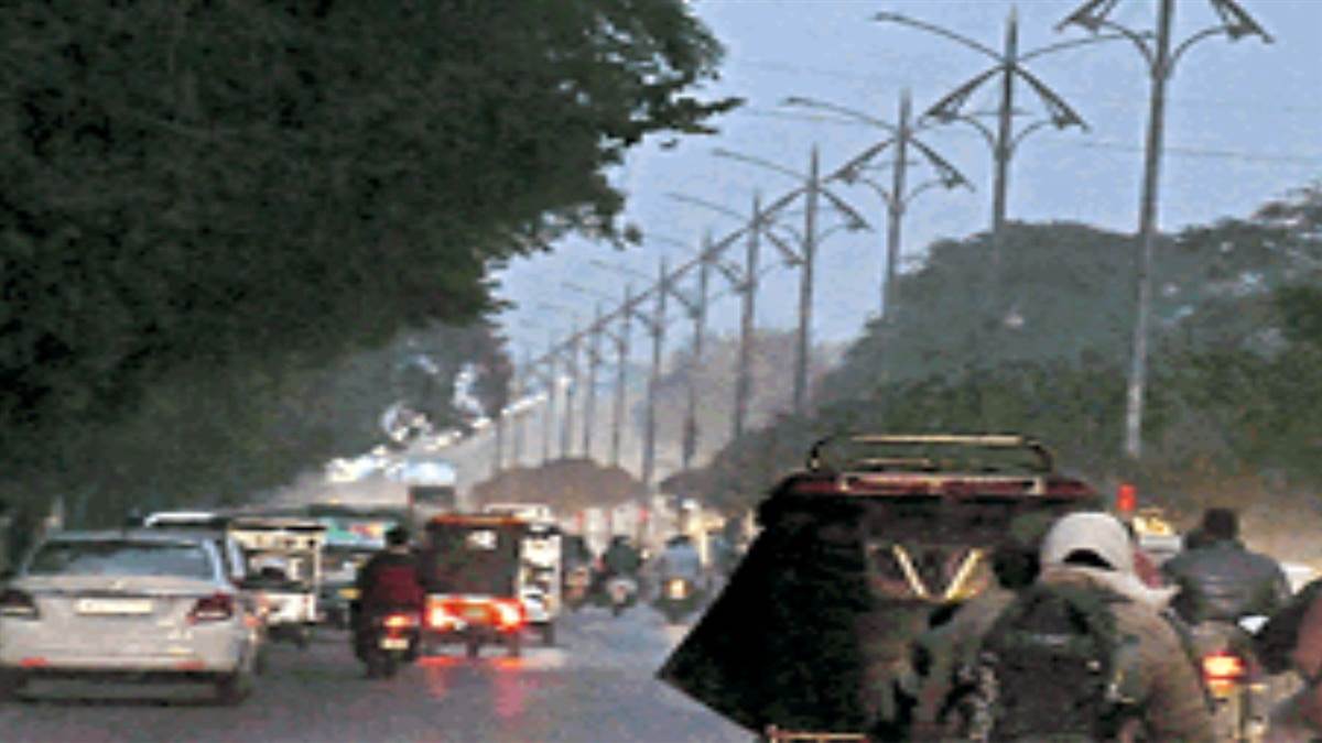 Gwalior Street light News: शाम होते ही अंधेरे में डूब जाती है स्मार्ट ...