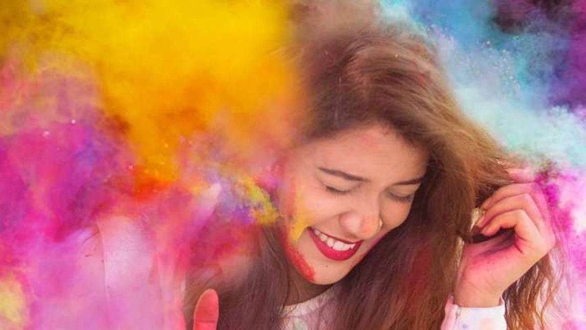Holi 2023 होली खेलने से पहले ऐसे करें त्वचा की देखभाल नहीं होगा कोई