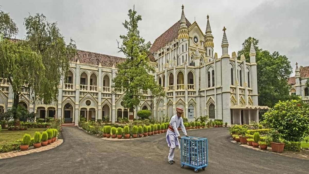 MP High Court: हाई कोर्ट ने प्रमुख सचिव स्वास्थ्य को आवश्यक पक्षकार ...