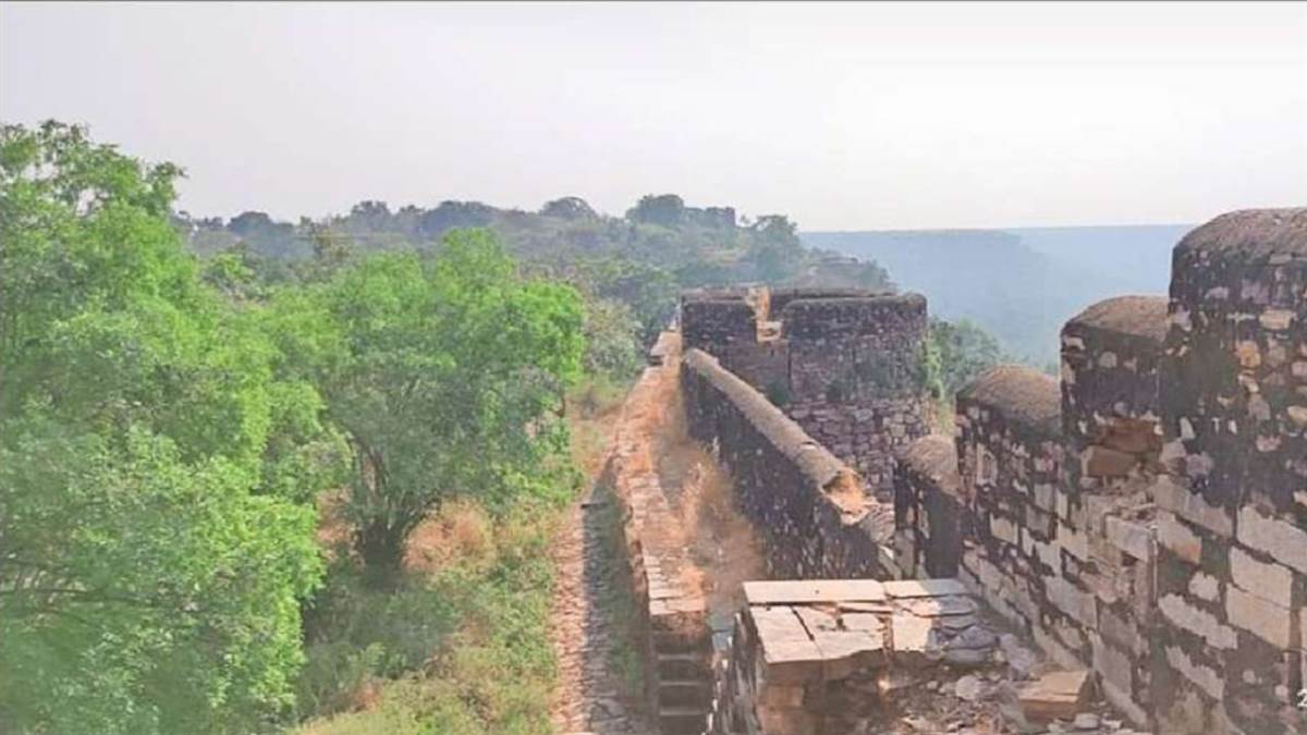 Heritage Places in MP: मध्‍य प्रदेश में अनदेखी का शिकार प्राचीन धरोहर ...