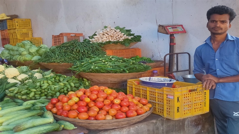 Shahdol News : लगातार हुई वर्षा सब्जियों के बढ़ गए दाम - Incessant rain ...