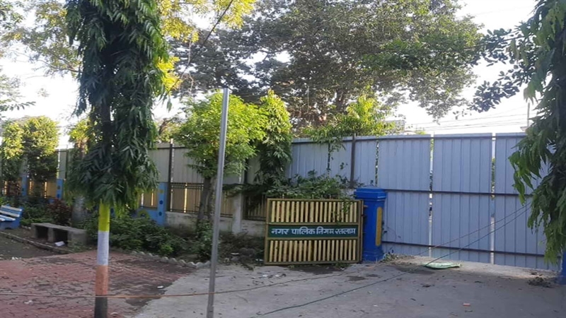 Ratlam News: गोल्ड पार्क के बहाने प्रशासन ने बंद किया गांधी उद्यान ...