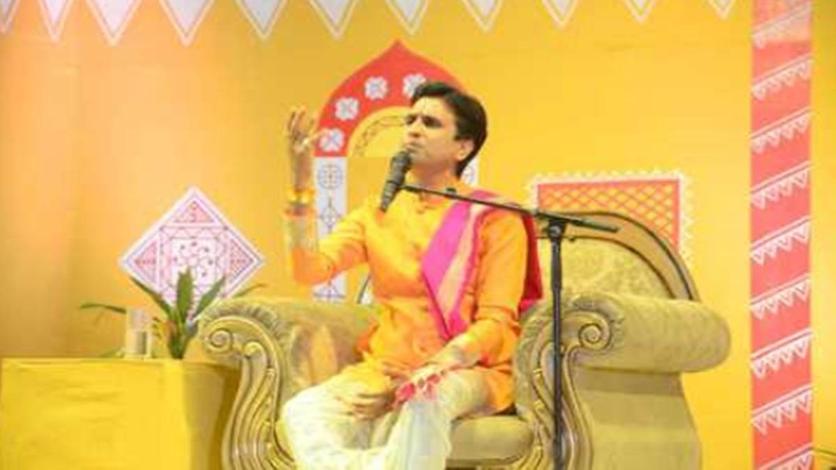 उज्‍जैन में विवादित टिप्‍पणी के विरोध के चलते कुमार विश्‍वास का वडोदरा ...