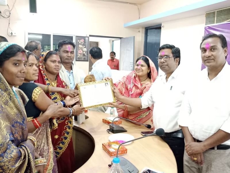 प्रधानमंत्री मोदी ने वर्चुअल कार्यक्रम में ग्राम पंचायत छिपली और ...