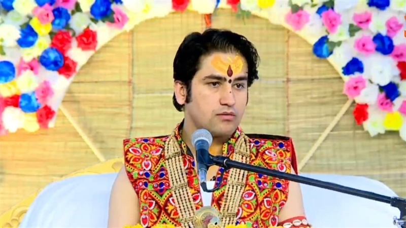 Pandit Dhirendra Krishna Shastri In Balaghat : पंडित धीरेंद्र कृष्ण ...