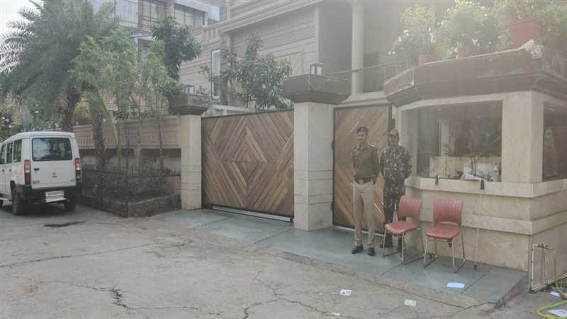 CG liquor scam: शराब घोटाले को लेकर EOW और ACB का एक्शन, 13 वारंटियों के ठिकानों पर दी दबिश ...