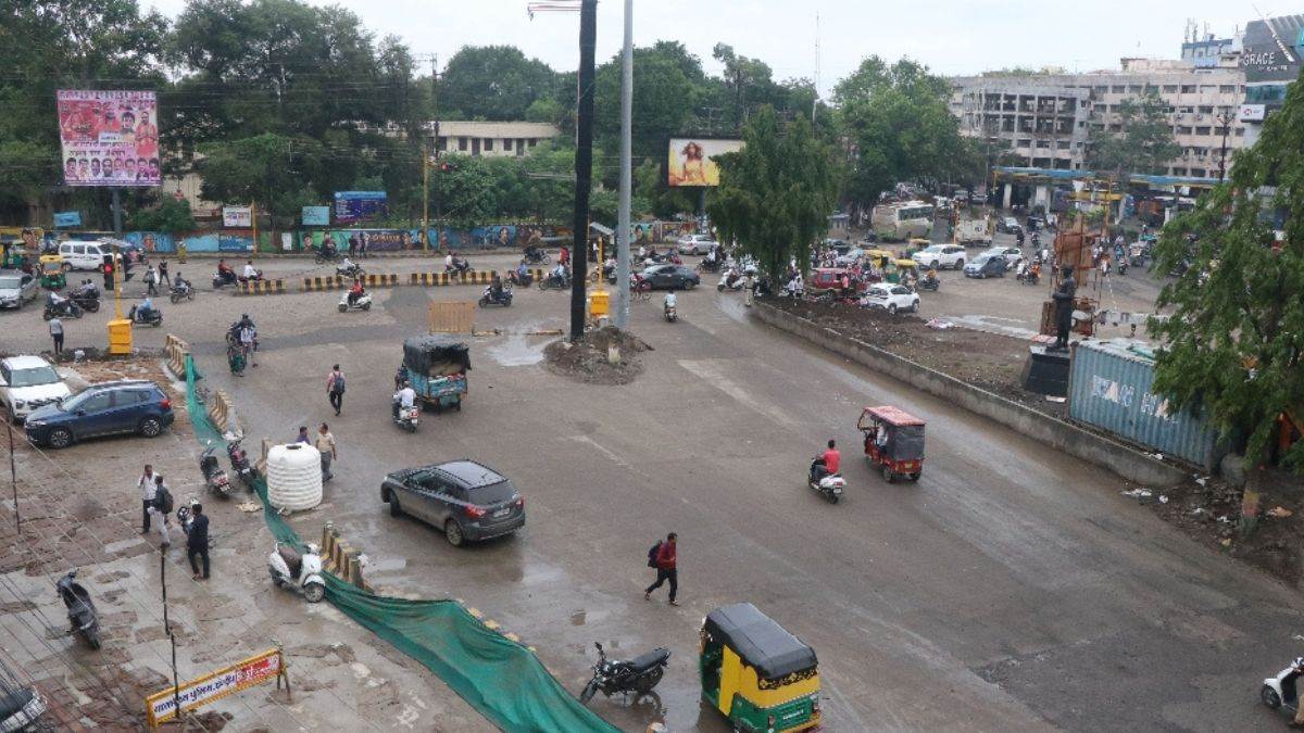 Indore Traffic Signal: इंदौर में 100 से ज्यादा ट्रैफिक सिग्नल का बदलेगा ...