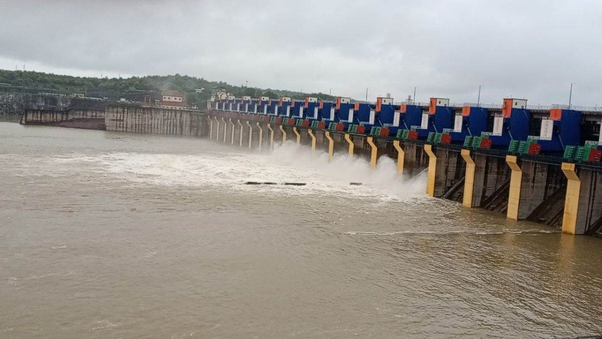 MP Dam Water Level: इंदिरा सागर बांध के 8 और ओंकारेश्वर बांध के 7 गेट ...