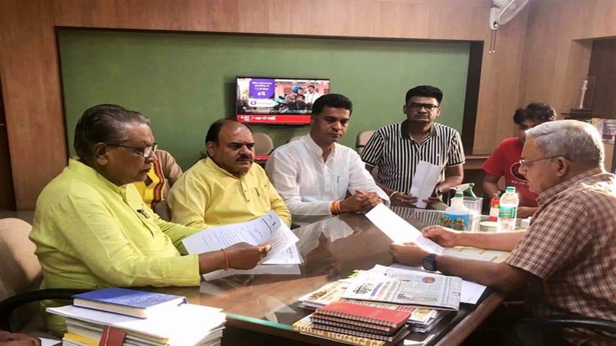 MP निर्वाचन आयोग से भाजपा का सवाल-मतदाता सूची से नाम हटाने का बताएं ...
