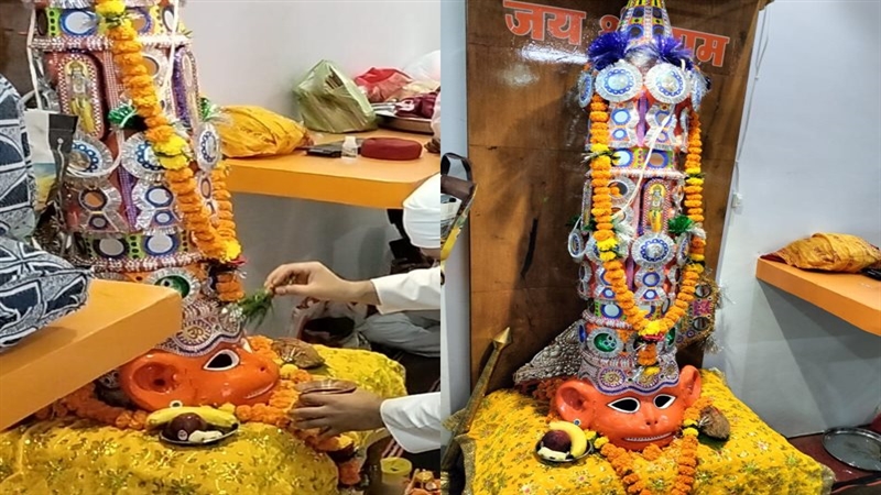 Balaghat News : नवरात्र के पहले दिन नये राम मंदिर में हनुमान मुकुट की ...