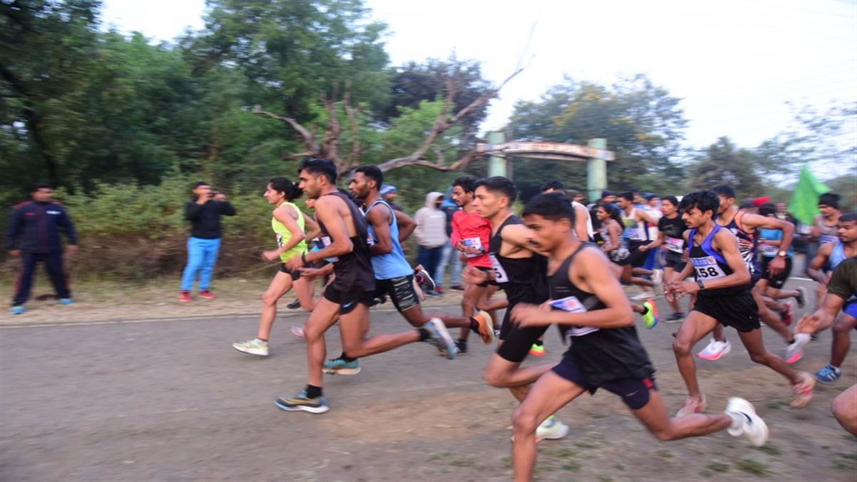 MP Sports News: राज्यस्‍तरीय क्रॉस कंट्री में हरदा के विष्णु राठौर व ...