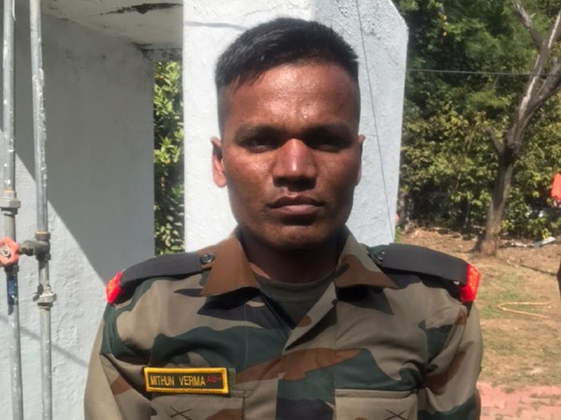 Fake Army Officer Indore: उछलकर सैल्यूट कर रहा था 'बिहार रेजीमेंट का ...