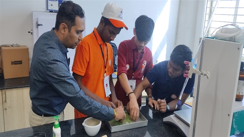 Bilaspur News: जादुई कैंडी....दूर भगता है कुपोषण - Magic Candy drives ...