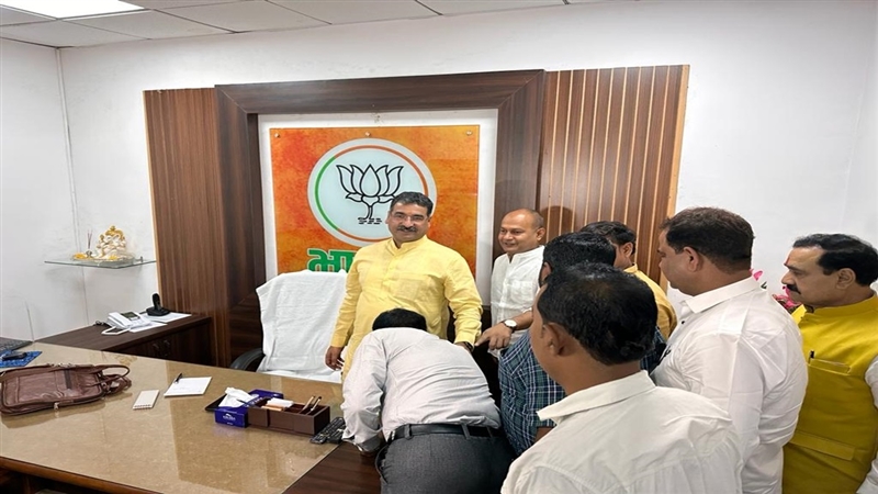 Damoh News : पूर्व वित्तमंत्री जयंत मलैया के बेटे सिद्धार्थ मलैया समेत ...