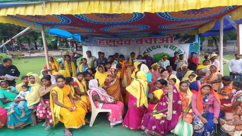 हसदेव बचाओ आंदोलन के 100 दिन पूरे बिलासपुर में पर्यावरण संरक्षण का लिया ...