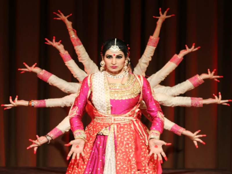 हर ऋतु के साथ दिखाए कथक के रूप