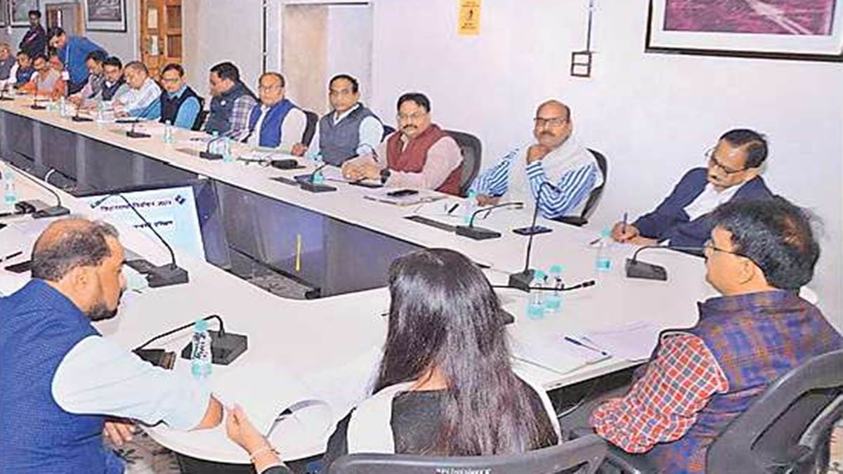 MP Election 2023: ग्रामीण,डबरा व भितरवार दो-दो टेबल, पूर्व में छह ...
