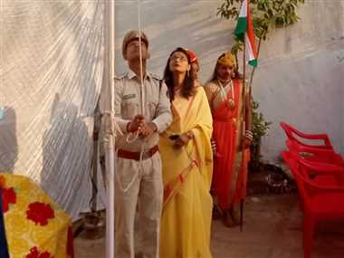 नवगाढ़ टीआइ ने विवेकानंद विद्यालय में फहराया तिरंगा - Navgarh TI ...