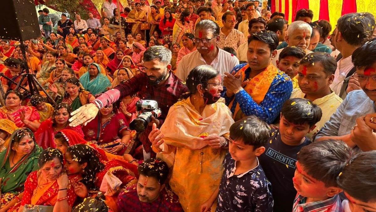 Holi Utsav 2023: श्रीजी मंदिर में फूल फाग महोत्सव एवं वन भोज, उमड़े ...