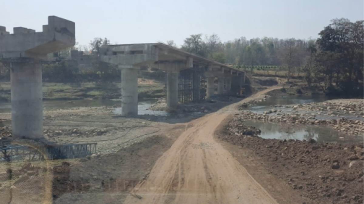 Dewas News: नर्मदा परिक्रमा पथ के महत्वपूर्ण हिस्से में किया जाएगा डामरीकरण