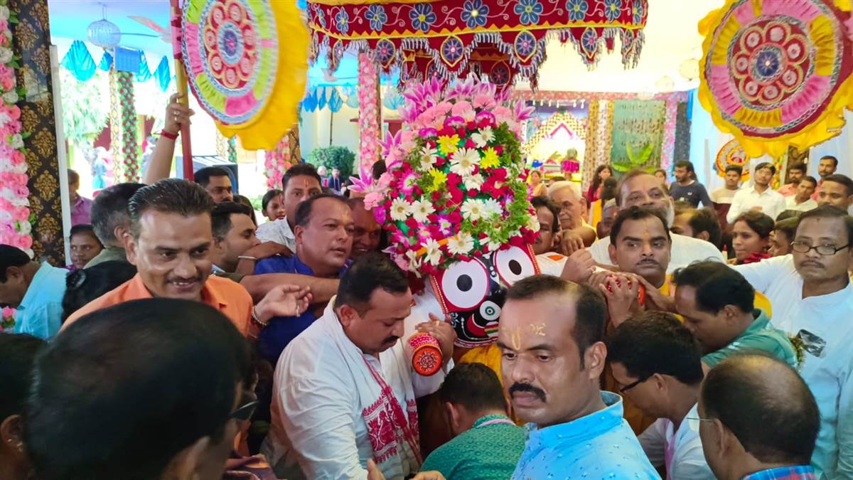 Bilaspur News बाहुड़ा यात्रा के दौरान रथ खींचने भक्तों में दिखा भारी