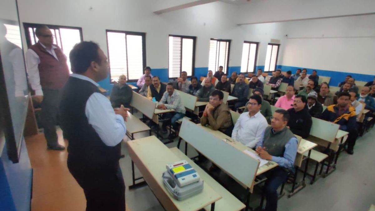 Indore Vote Counting 2023: इंदौर में मतगणना के एक घंटे पहले मतगणना ...