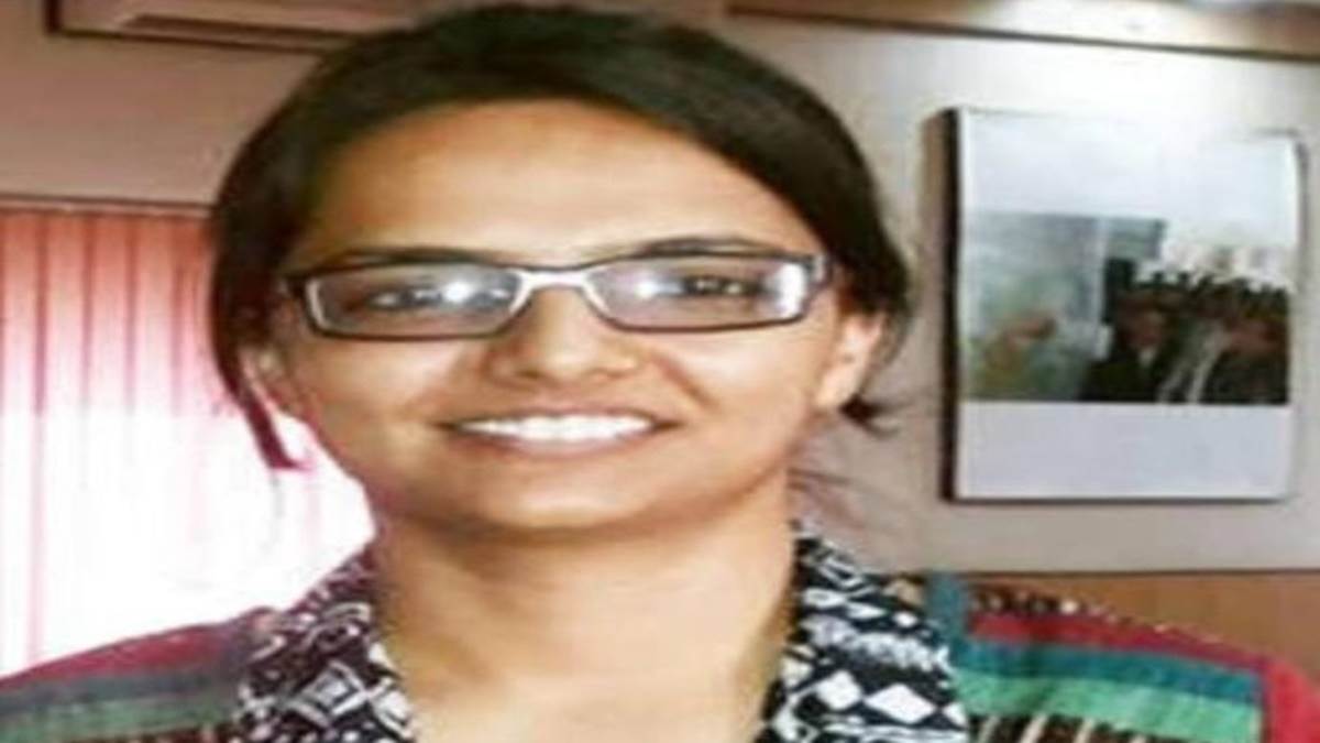 Madhya Pradesh News: तीन साल से गायब आईएएस अधिकारी रानी बंसल की सेवाएं ...