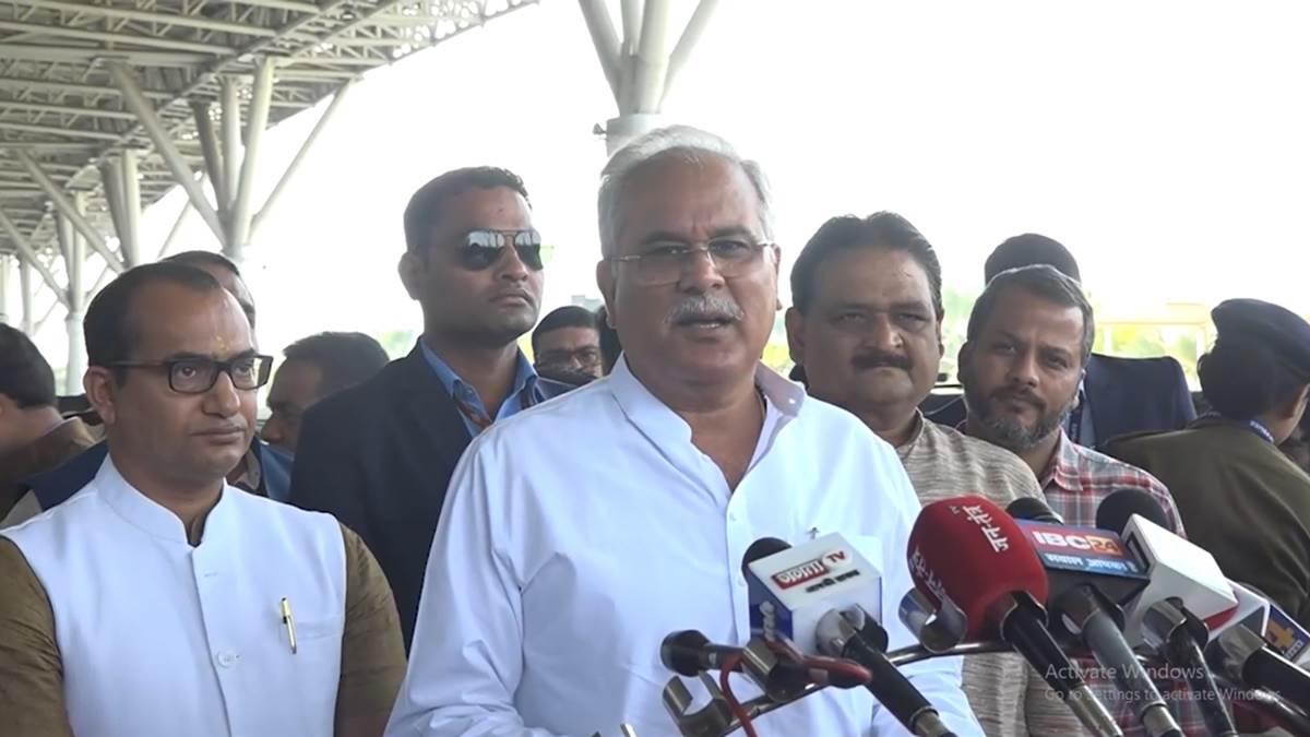 Bhupesh Baghel: सीएम भूपेश बघेल जम्मू-कश्मीर के लिए रवाना, राहुल गांधी ...