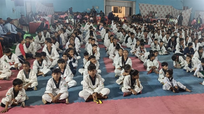 State Level Taekwondo: राज्य स्तरीय ताइक्वांडो स्पर्धा शुरू 440 खिलाड़ी ...